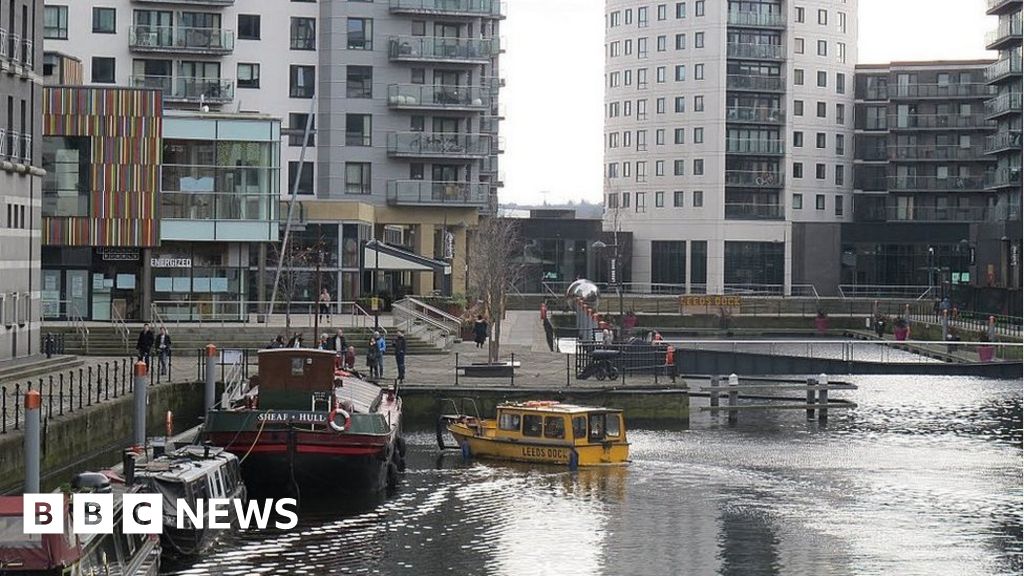 Leeds Dock put on the market for £32m by Allied London - BBC News