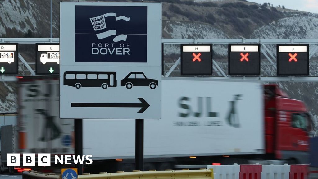 Lorry driver jailed for people smuggling after going on the run