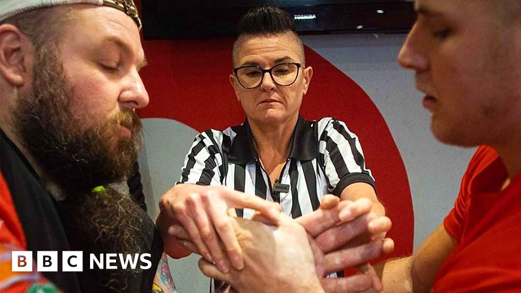 Arm wrestling: Pontypridd woman is 'UK's first female referee'