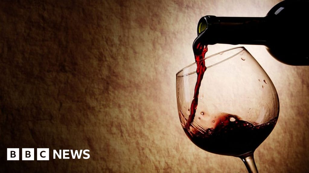 The Californian trying to make wine like the French - BBC News