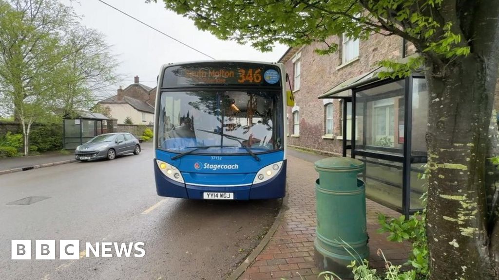 Witheridge residents campaign for bus route to be reinstated - BBC News
