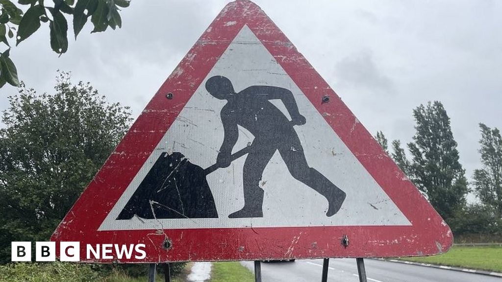 Plea to consider Manx road workers after rise in near misses