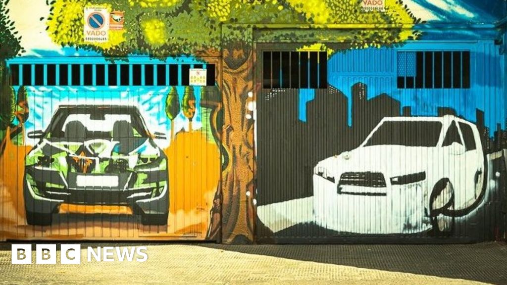 Your pictures on the theme of 'garages' - BBC News