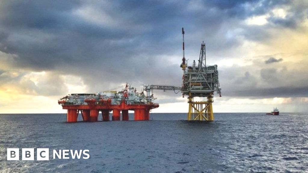 First oil flows from west of Shetland field - BBC News