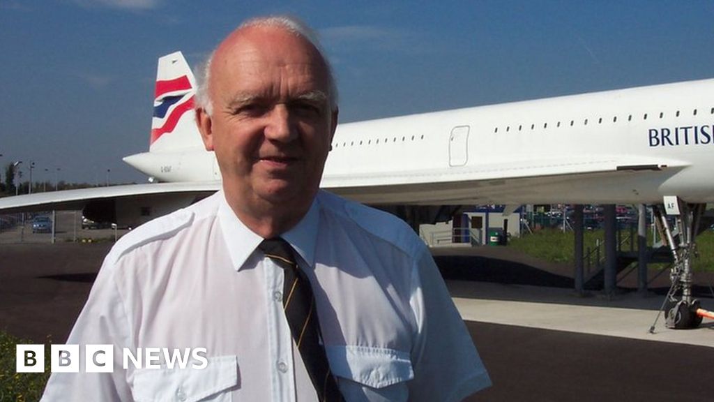 Bristol aviation history pioneer Oliver Dearden dies aged 92