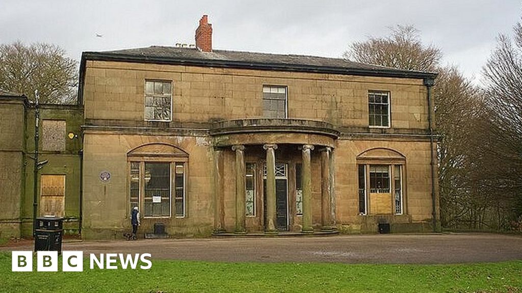 Alarm at state of historic Woodbank Hall despite repair vow - BBC News