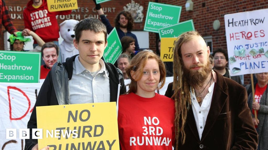 Plane Stupid Heathrow tunnel blockade activists fined - BBC News