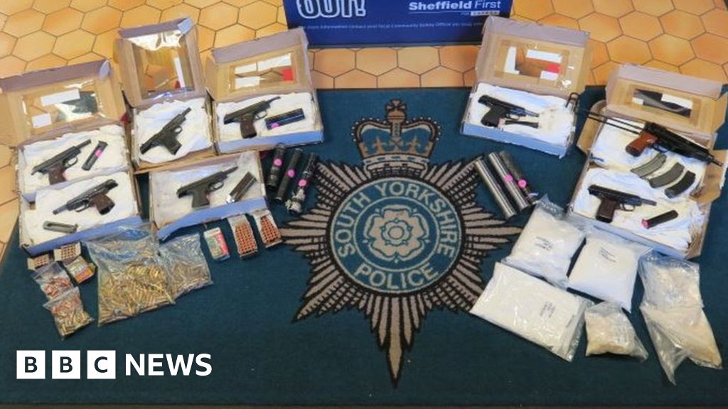 Sheffield gang sentenced over weapons and drugs haul - BBC News