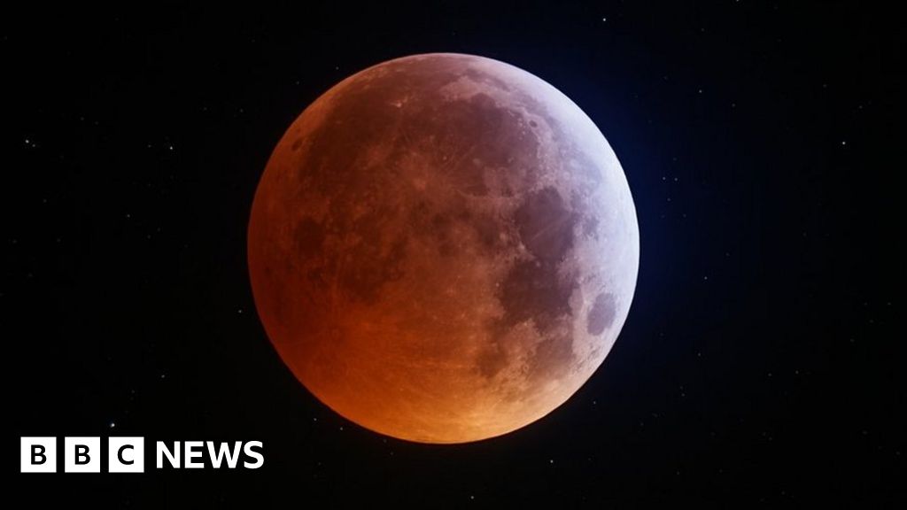 'Super blood wolf moon' meteoroid strike photographed