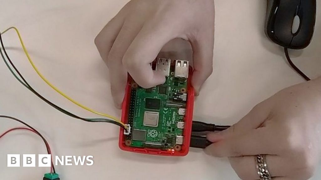 Raspberry Pi: The tiny cheap computer that revolutionised teaching coding - BBC News