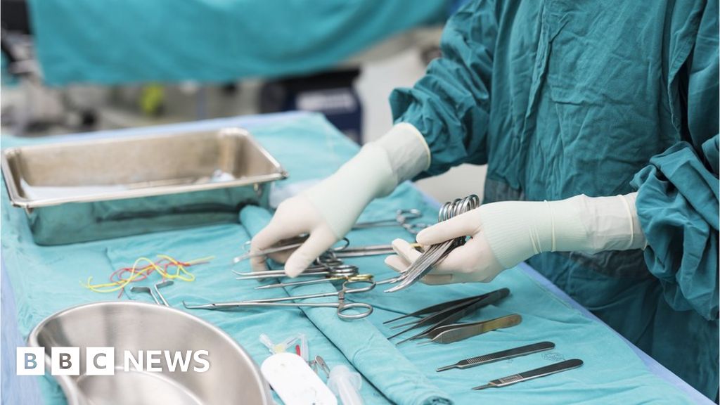 Fall in planned operations in Scottish hospitals - BBC News