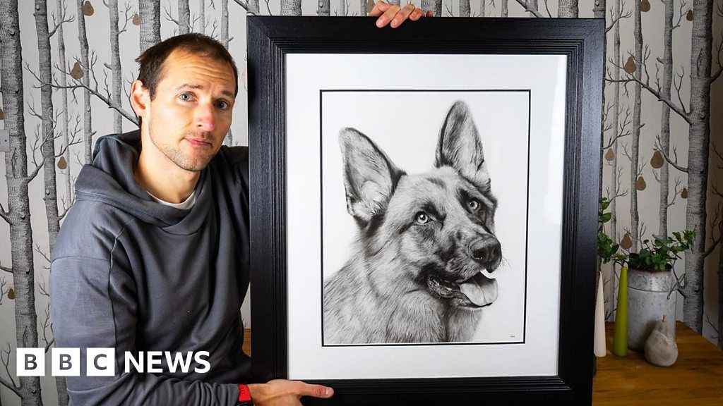 'People think my drawings are photographs at first' - BBC News