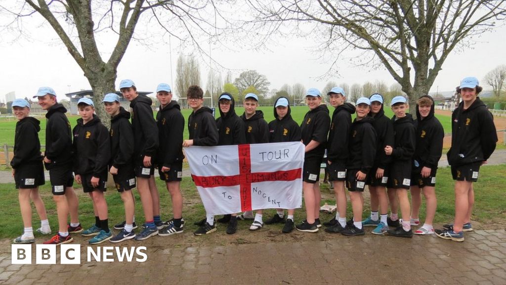 Stowaway hid on rugby team bus from France to Suffolk - BBC News