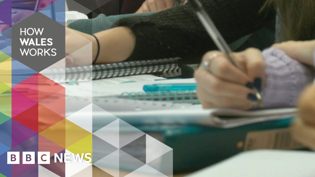 How Wales Works: University challenges under devolution - BBC News