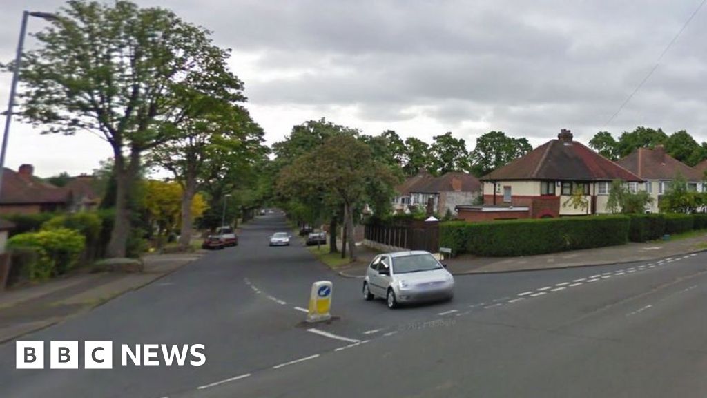 Woman, 84, dies day after Erdington crash - BBC News