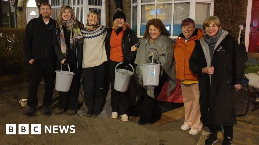 Leeds sleepout: Woman who helped homeless sleeps rough for charity ...
