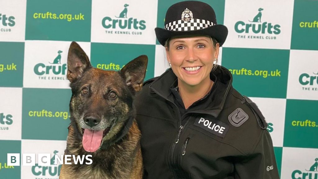 Police Scotland dog and handler honoured at Crufts - BBC News