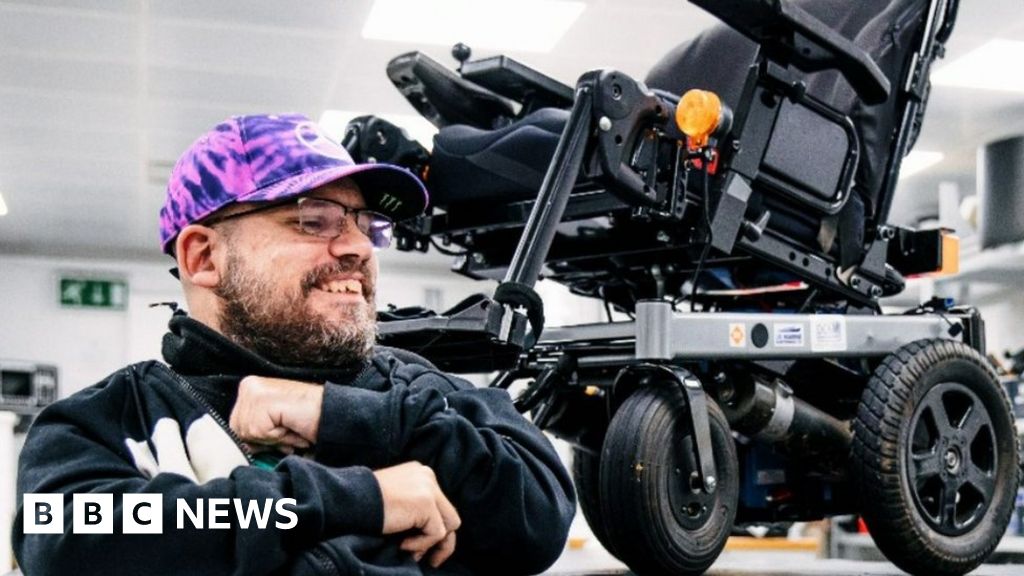 Gloucestershire man in F1 wheelchair takes on 1000-mile challenge - BBC ...