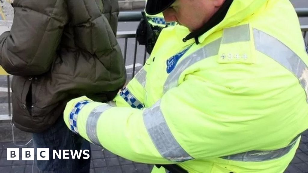 Milton Keynes: Police get extra stop-and-search powers after stabbings ...