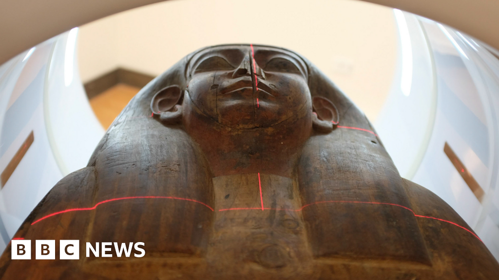 Mummy found in Egyptian coffin that was thought to be empty - BBC News
