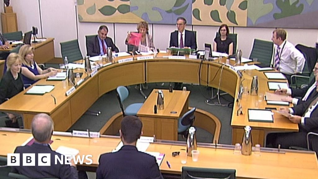 'Little progress' on Brexit border, say MPs