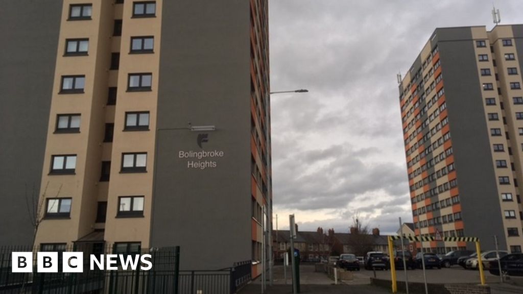 Flint flats anti-social behaviour prompts security move - BBC News