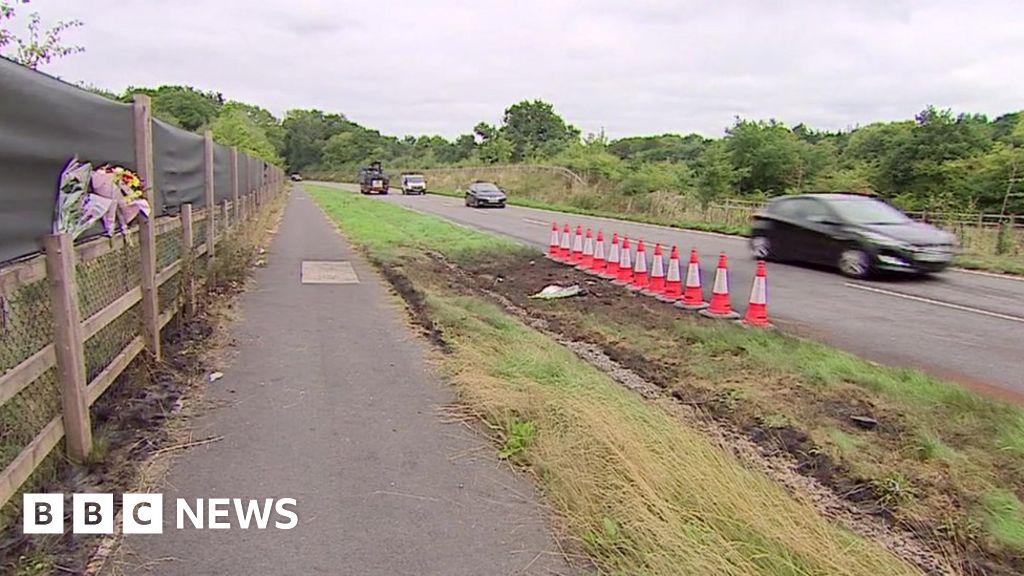 Two people killed and another injured in Devon crash - BBC News