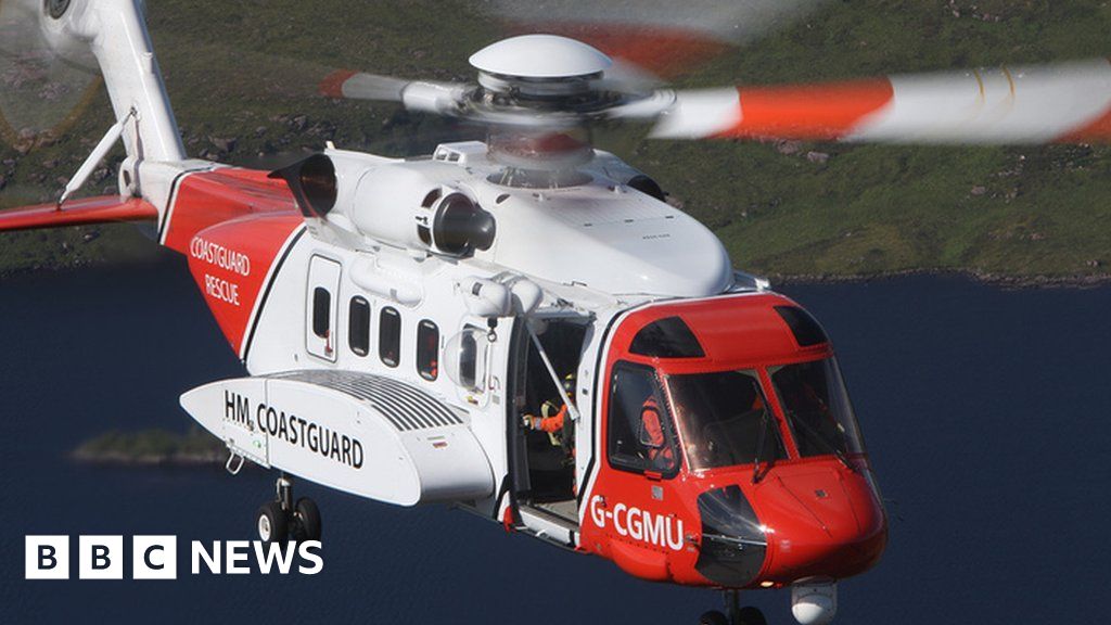 Seven rescued as cargo ship sinks off Ramsgate - BBC News