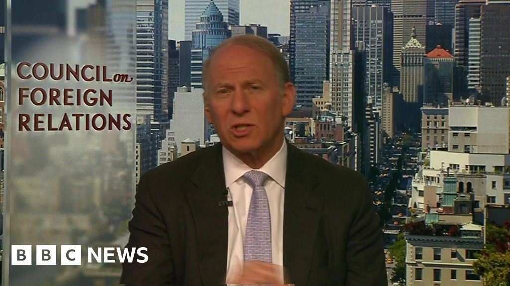 Trump needs better relations 'with intelligence community' - BBC News