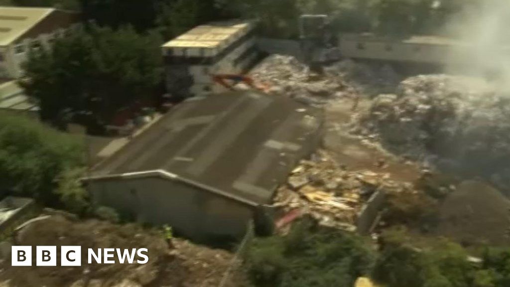 Emergency call made as Swindon waste site burned - BBC News