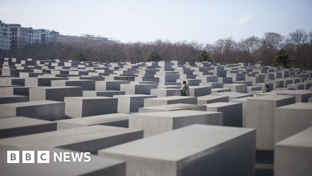 Holocaust Memorial Day: Wales to honour victims - BBC News