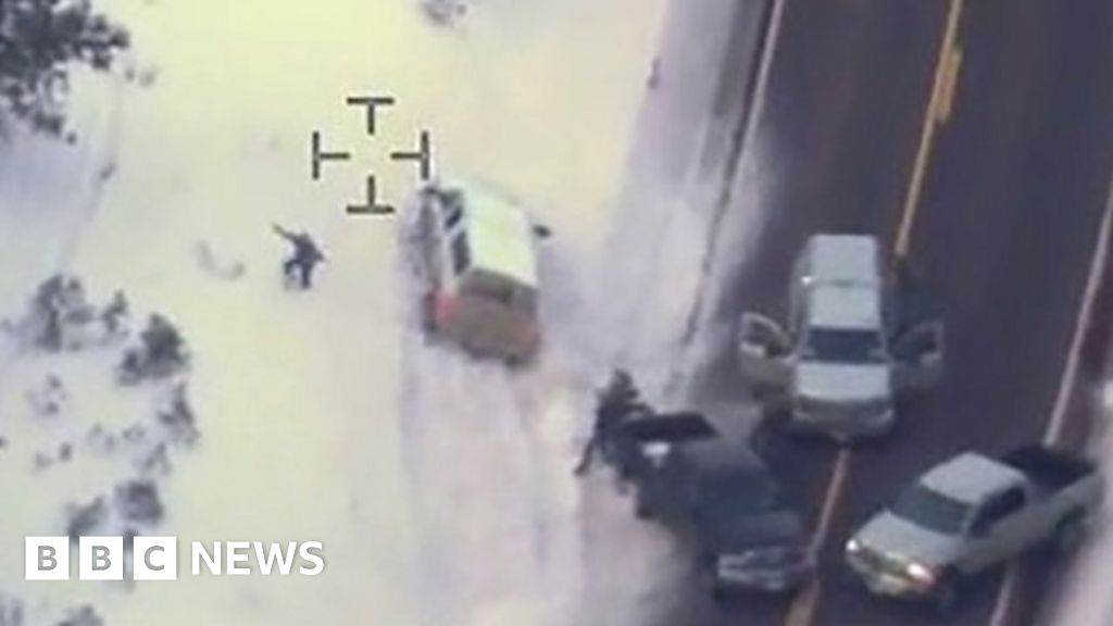 Oregon FBI shooting video released - BBC News