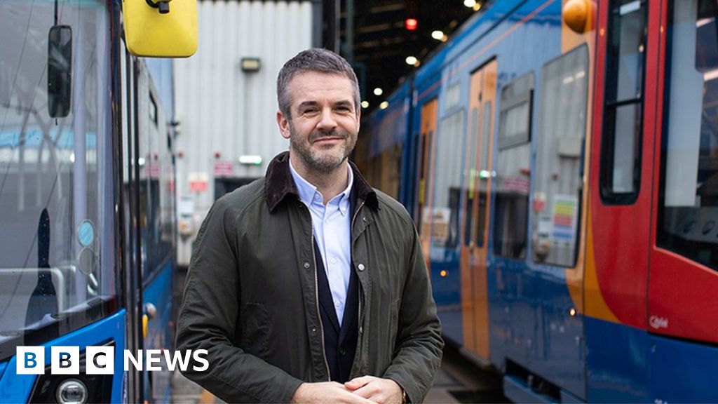 Bus franchising recommended for South Yorkshire network - BBC News