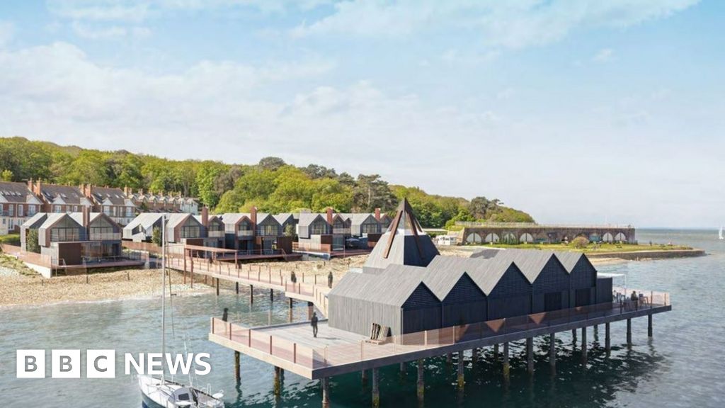 Isle of Wight: New plans for Yarmouth Fort Victoria Pier - BBC News
