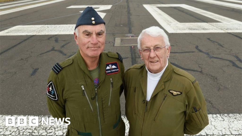 Edinburgh Airport's second runway closes