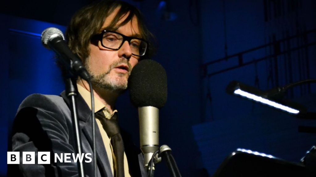 Jarvis Cocker's BBC 6Music show to end - BBC News