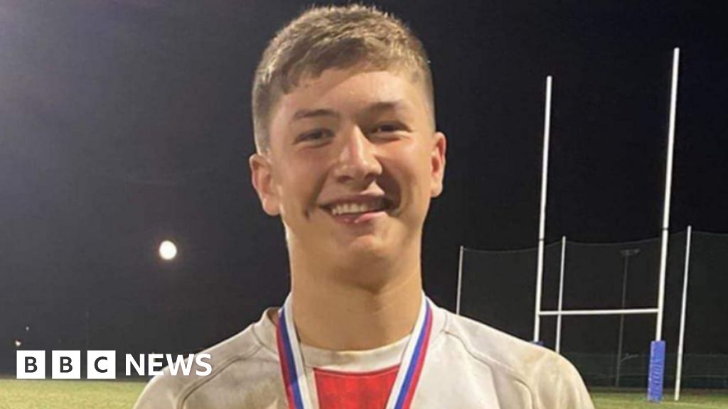 Logan Holgate: Charity walk raises heart funds after teen's death - BBC ...