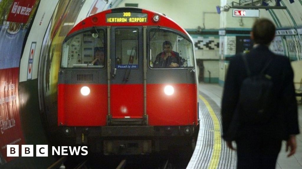 Tube drivers vote to take strike action - BBC News