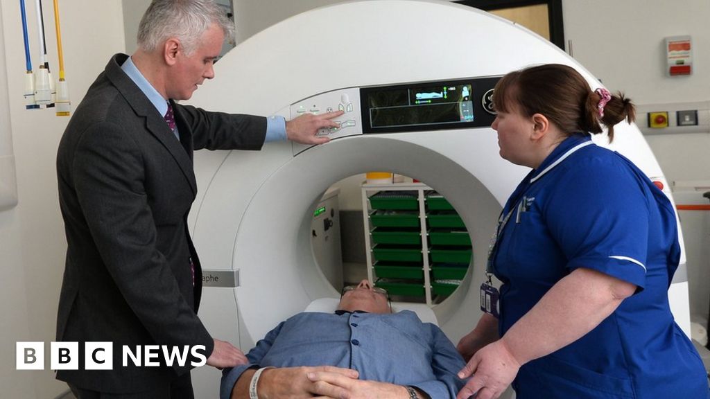 Heart scanner world first for Ulster Hospital - BBC News