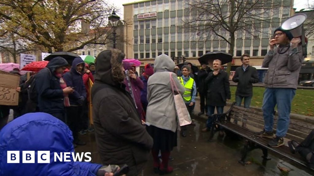 First Bus passengers stage protest in Bristol over service