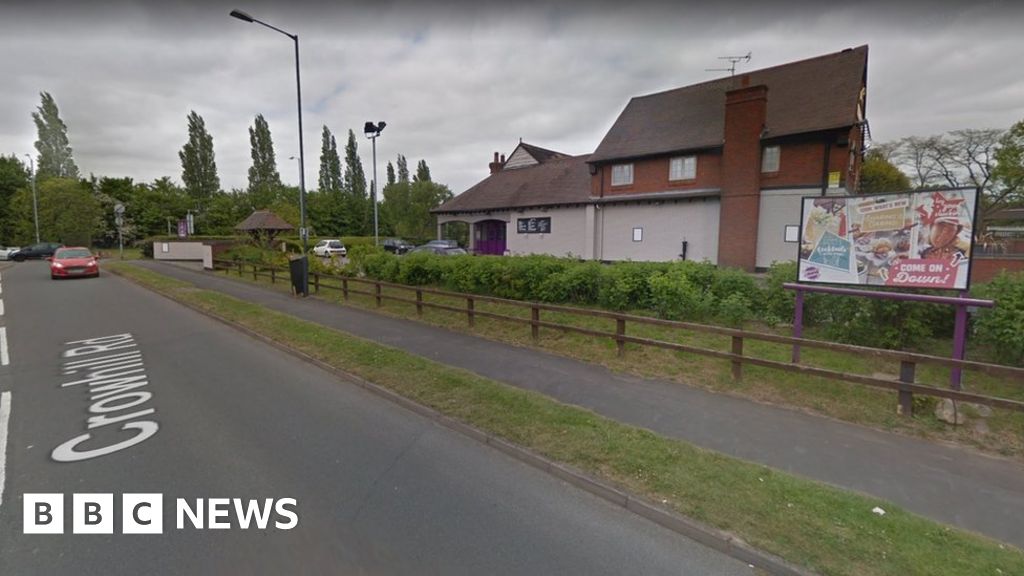 Teenager dies after being hit by car in Nuneaton - BBC News
