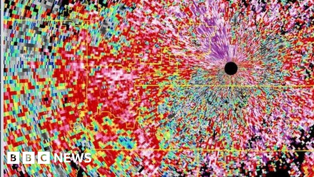 Butterfly swarm shows up on Denver radar system - BBC News