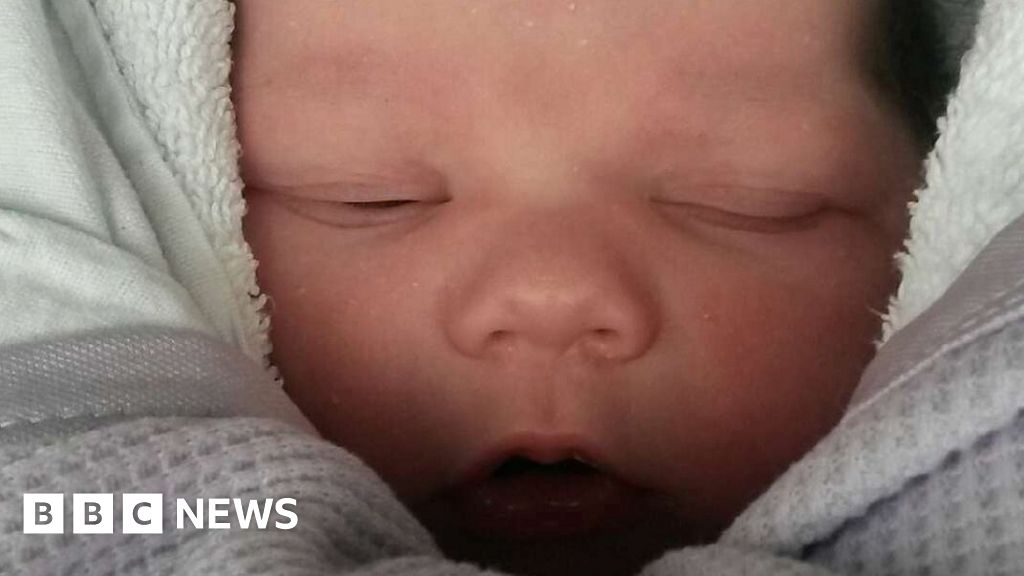 Matthew Higham: Stockport father punched baby 'repeatedly' - BBC News