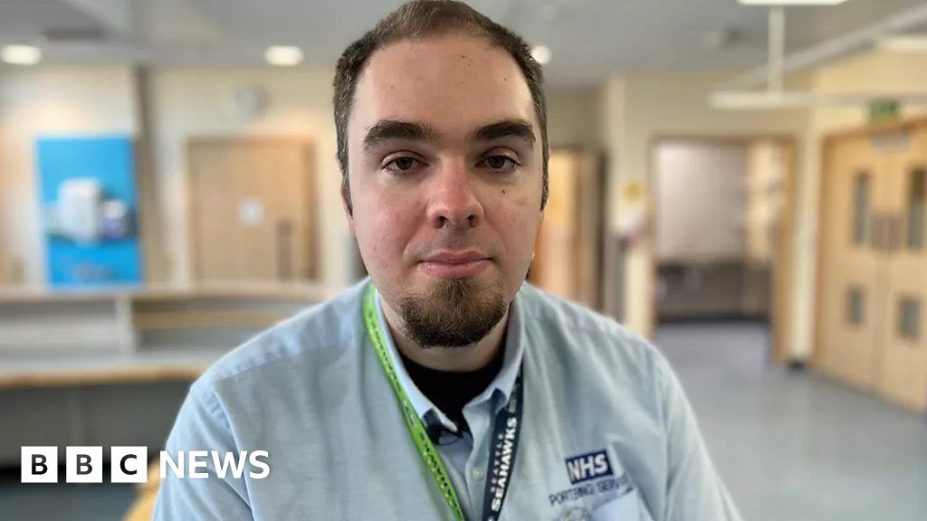 'I had a catastrophic stroke at 27' - BBC News