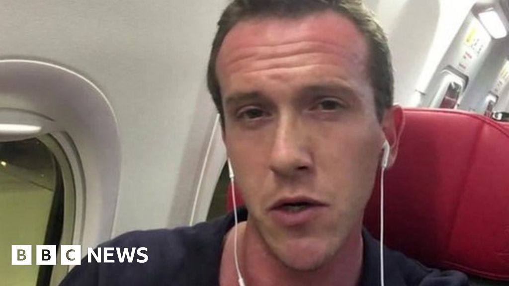 BBC journalist reports from Istanbul plane - BBC News