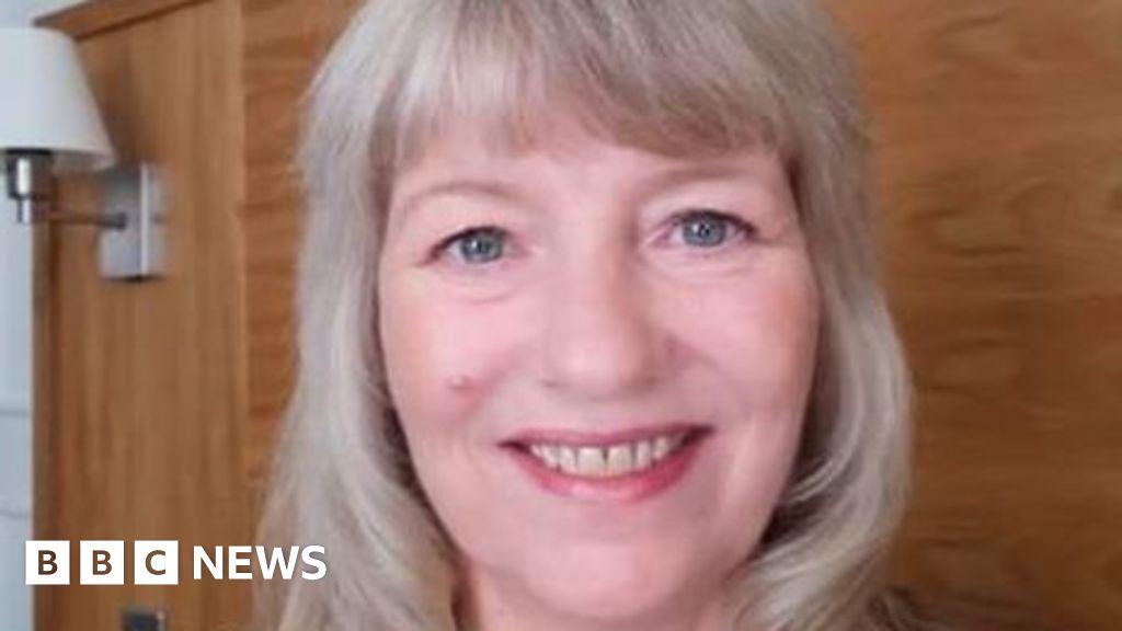 'You don't get a life as a sole trader' - BBC News