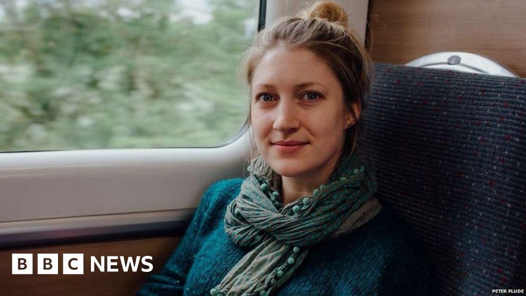 Talking to strangers on public transport