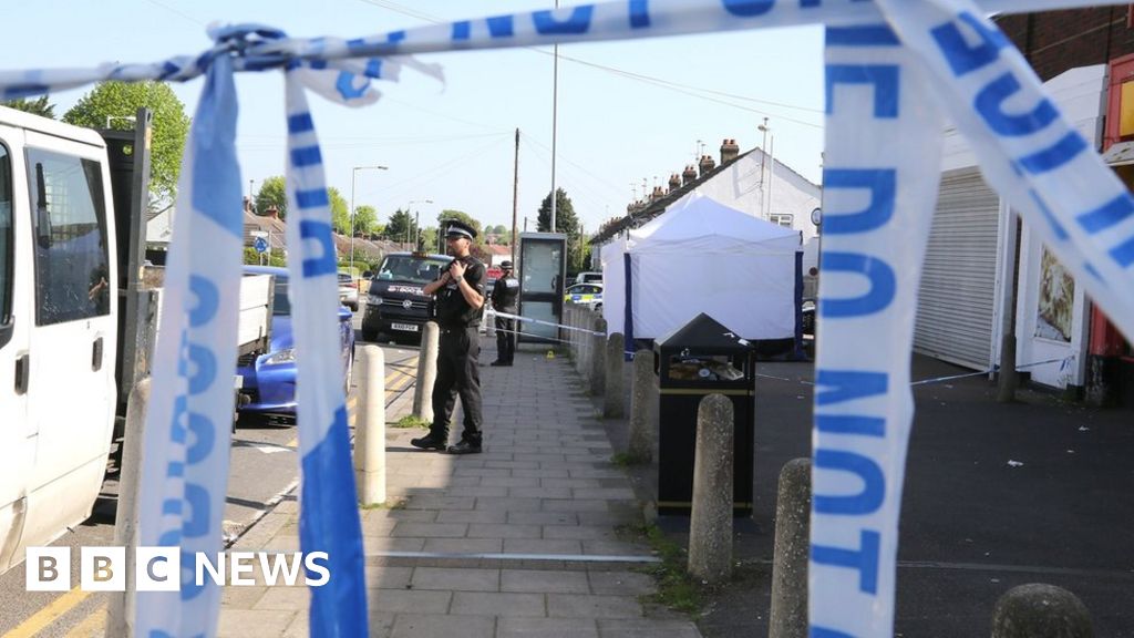 Waryam Hussain: Luton stab victim, 20, named by police