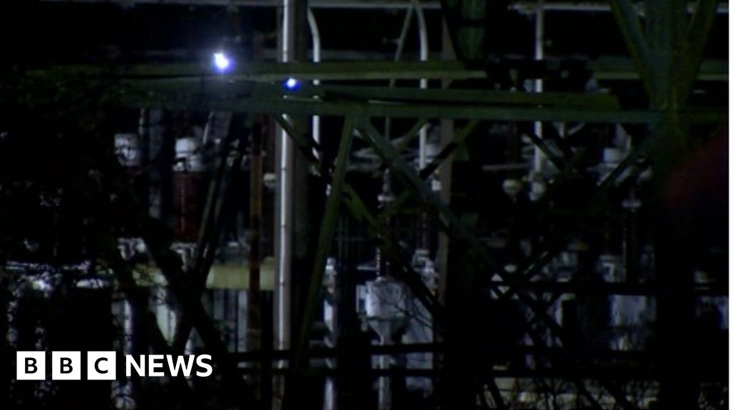 'Bright lights' seen after power fault - BBC News