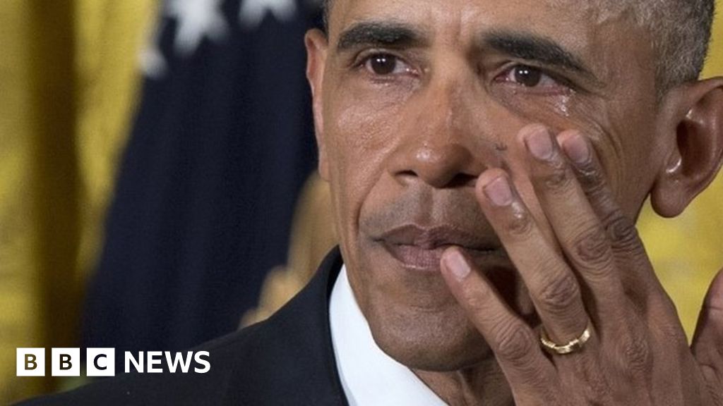 Tearful Obama outlines new controls on gun purchases - BBC News